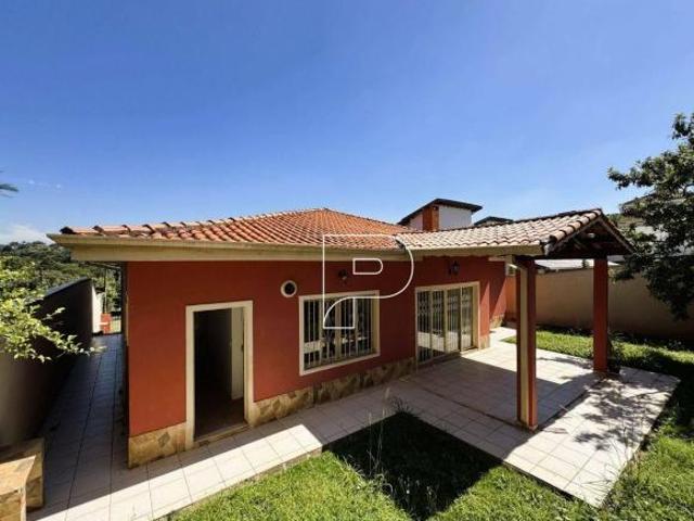 Casa de Condomínio para venda e aluguel em Granja Viana de 201.00m² com 3 Quartos, 2 Suites e 6 Gara