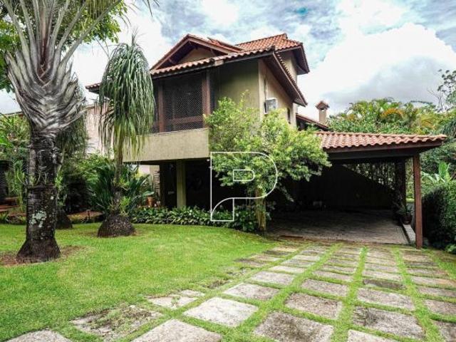 Casa de Condomínio para venda e aluguel em Granja Viana de 450.00m² com 5 Quartos, 2 Suites e 7 Gara