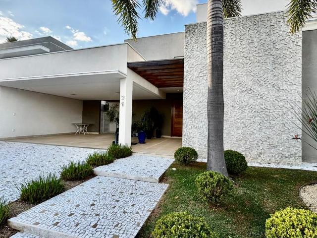 Casa de Condomínio para venda e aluguel em Jardim Jurema em Valinhos São Paulo de 345.00m² com 3 Quartos, 3 Suítes e 4 Garagens
