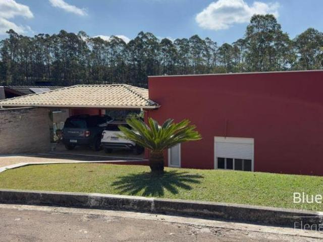 Casa de Condomínio para venda e aluguel em Centro de 360.00m² com 4 Quartos, 3 Suites e 2 Garagens