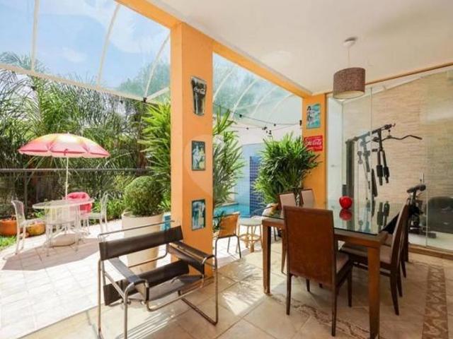 Casa de Condomínio para venda e aluguel em Morumbi de 550.00m² com 4 Quartos, 2 Suites e 2 Garagens