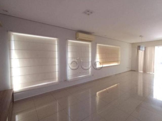 Casa de Condomínio para venda e aluguel em Morumbi de 214.00m² com 3 Quartos, 3 Suites e 2 Garagens