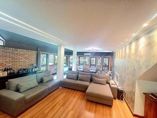 Casa de Condomínio para venda e aluguel em Parque Nova Jandira de 300.00m² com 4 Quartos, 2 Suites e
