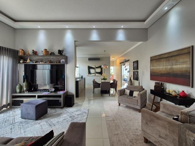Casa de Condomínio para venda e aluguel em Parque Residencial Damha em Araraquara São Paulo de 203.00m² com 3 Quartos, 3 Suítes e 4 Garagens