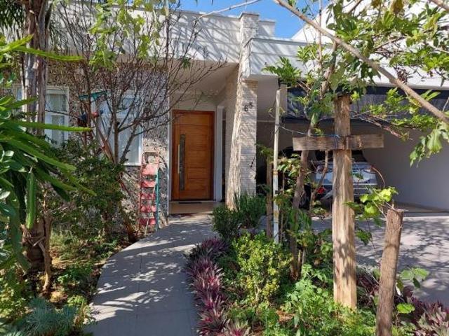Casa de Condomínio para venda e aluguel em Residencial Real Park Sumaré de 147.00m² com 3 Quartos, 1
