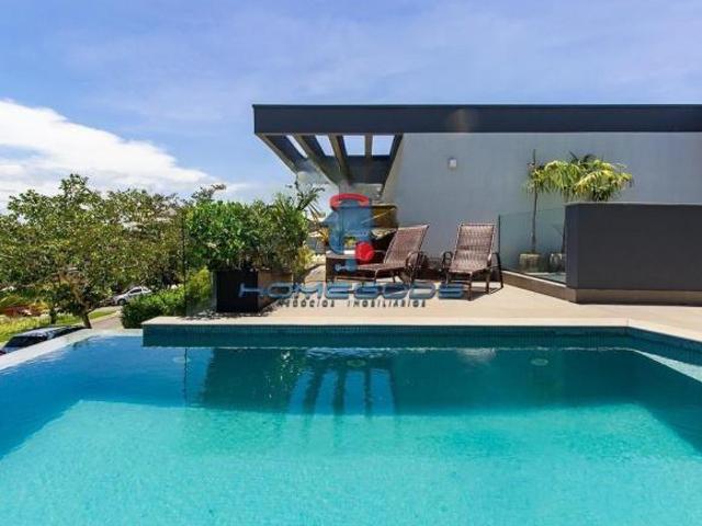 Casa de Condomínio para venda e aluguel em Ville Sainte Hélène de 350.00m² com 4 Quartos, 4 Suites e