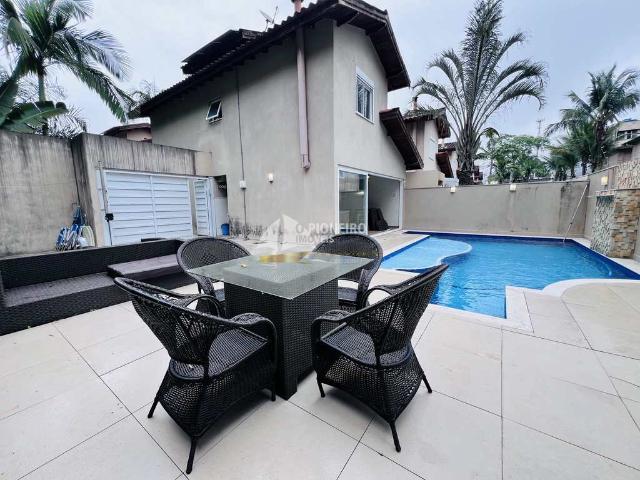 Casa de condomínio, para venda e locação, em Juquehy