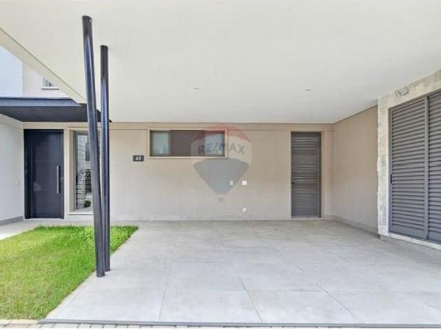 Casa de Condomínio para venda em Tamboré de 230.00m² com 3 Quartos, 3 Suites e 2 Garagens