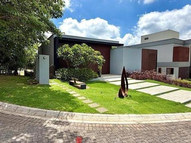 Casa de Condomínio para venda em Tamboré de 430.80m² com 4 Quartos e 4 Suites