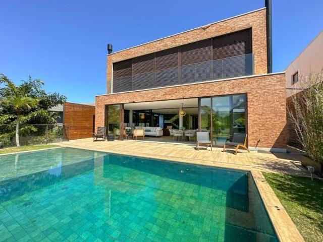 Casa de Condomínio para venda em Tamboré de 550.00m² com 6 Quartos, 5 Suites e 4 Garagens