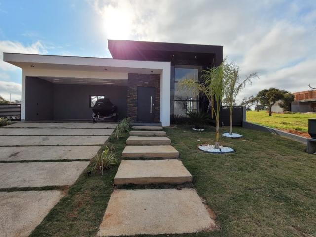 Casa de Condomínio para venda em Terras De Santa Cristina Xiii Setor Marina em Paranapanema São Paulo de 190.00m² com 3 Quartos, 3 Suítes e 4 Garagens