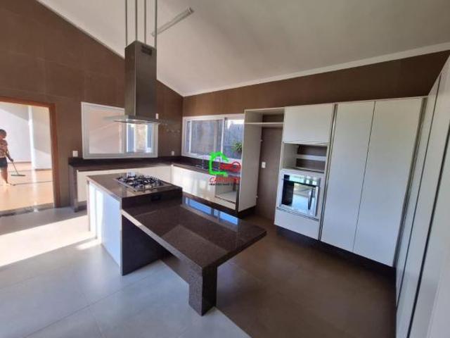 Casa de Condomínio para venda em Terras De Santa Teresa de 275.00m² com 3 Quartos, 3 Suites e 4 Gara