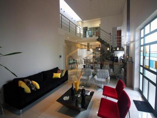 Casa de Condomínio para venda em Terras Di Siena de 340.00m² com 3 Quartos, 3 Suites e 4 Garagens