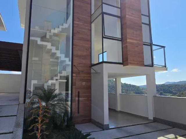 Casa de Condomínio para venda em Tijuca em Teresópolis Rio de Janeiro de 197.00m² com 5 Quartos, 1 Suíte e 3 Garagens