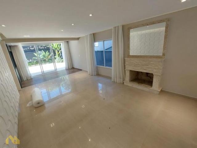 Casa de Condomínio para venda em Vila Oliveira de 240.00m² com 4 Quartos, 1 Suite e 4 Garagens