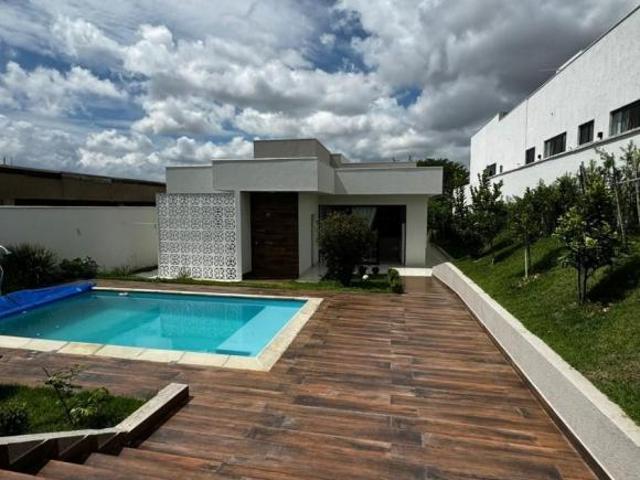 Casa de Condomínio para venda em Vila Das Flores de 240.00m² com 4 Quartos, 1 Suite e 4 Garagens