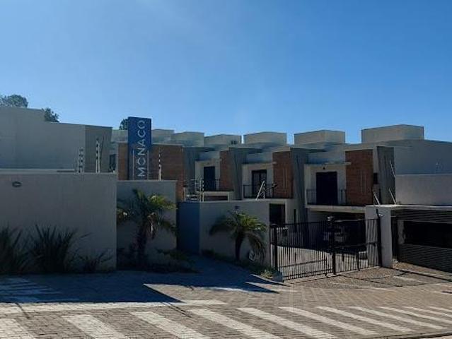 Casa de Condomínio para venda em Vila Di Mônaco de 144.00m² com 3 Quartos, 3 Suites e 2 Garagens