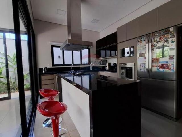 Casa de Condomínio para venda em Vila Do Golf de 248.00m² com 3 Quartos, 3 Suites e 4 Garagens