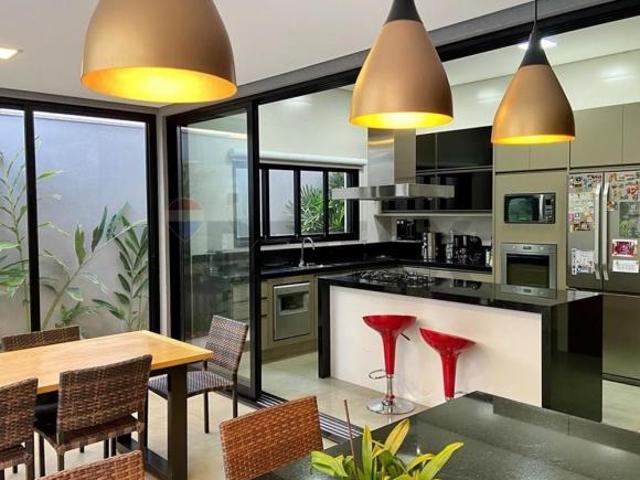Casa de Condomínio para venda em Vila Do Golf de 248.00m² com 3 Quartos, 3 Suites e 4 Garagens
