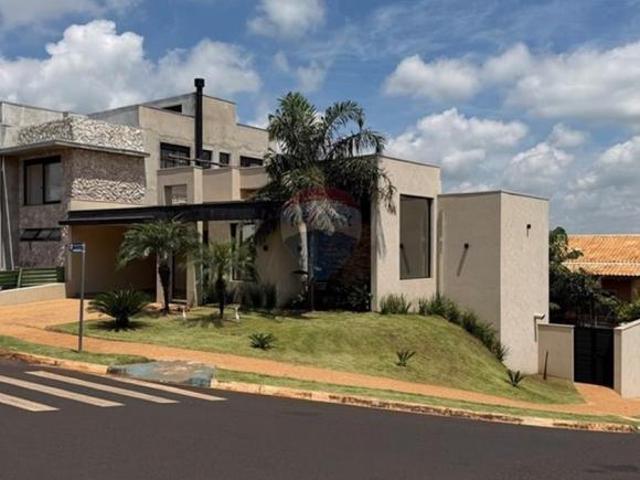 Casa de Condomínio para venda em Vila Do Golf de 360.00m² com 3 Quartos, 3 Suites e 4 Garagens