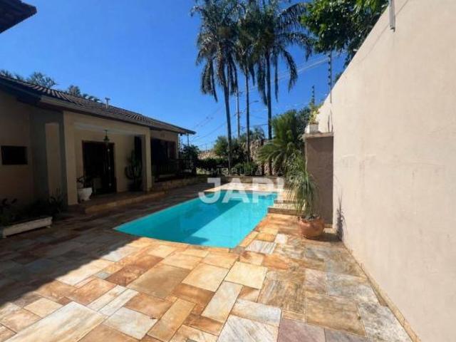 Casa de Condomínio para venda em Vila Embaré de 343.00m² com 4 Quartos, 2 Suites e 6 Garagens