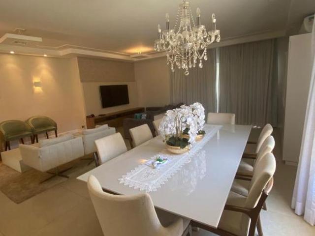 Casa de Condomínio para venda em Vila Hollândia de 374.00m² com 4 Quartos, 2 Suites e 4 Garagens