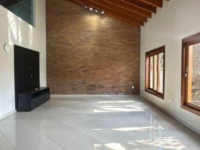 Casa de Condomínio para venda em Vila Inglesa de 291.00m² com 4 Quartos, 4 Suites e 2 Garagens