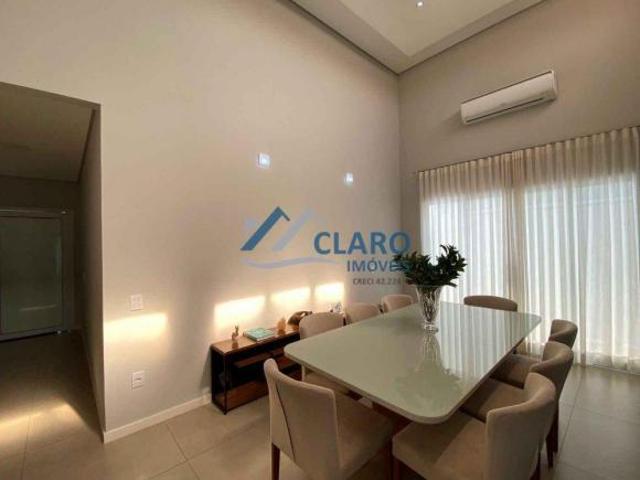 Casa de Condomínio para venda em Vila Serrão de 250.00m² com 3 Quartos, 3 Suites e 4 Garagens