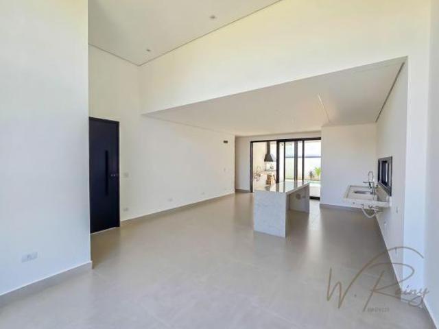 Casa de Condomínio para venda em Villa Bela Vista de 160.00m² com 3 Quartos, 3 Suites e 4 Garagens