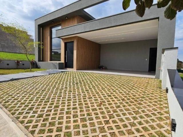Casa de Condomínio para venda em Villa Sapezal de 225.00m² com 3 Quartos, 3 Suites e 4 Garagens