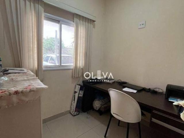 Casa de Condomínio para venda em Village Damha Ii de 175.00m² com 3 Quartos, 3 Suites e 4 Garagens