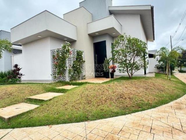 Casa de Condomínio para venda em Village Damha Iii de 148.00m² com 3 Quartos, 1 Suite e 4 Garagens