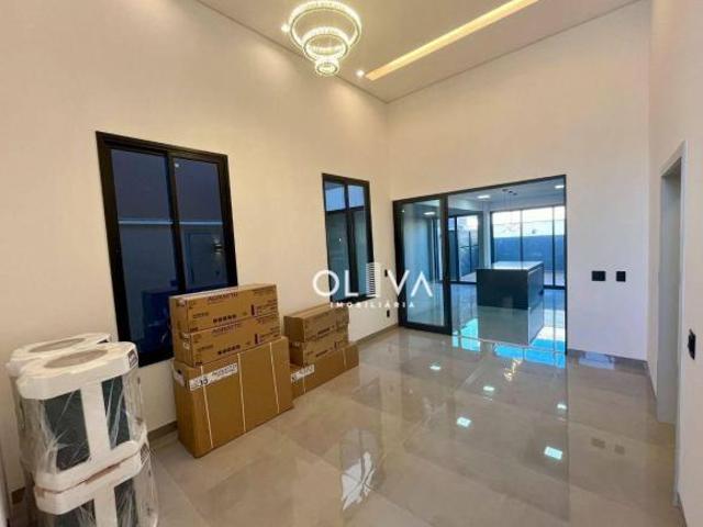 Casa de Condomínio para venda em Village Damha 3 de 190.00m² com 3 Quartos, 3 Suites e 4 Garagens