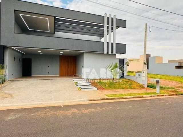 Casa de Condomínio para venda em Village Provence de 164.00m² com 3 Quartos, 3 Suites e 4 Garagens
