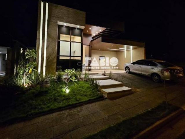 Casa de Condomínio para venda em Village Provence de 180.00m² com 3 Quartos, 3 Suites e 4 Garagens