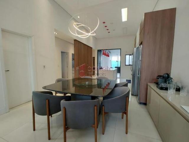 Casa de Condomínio para venda em Villaggio San Marco de 180.00m² com 3 Quartos, 1 Suite e 4 Garagens