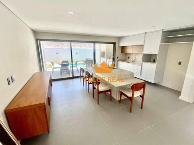 Casa de Condomínio para venda em Villaggio San Marco de 238.00m² com 3 Quartos, 3 Suites e 4 Garagen