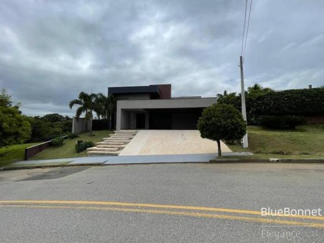 Casa de Condomínio para venda em Villagio Paradiso de 320.00m² com 3 Quartos, 1 Suite e 5 Garagens