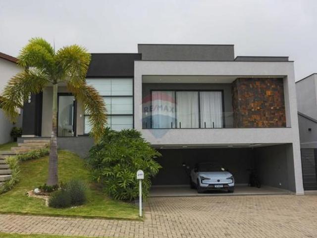 Casa de Condomínio para venda em Vossoroca de 255.40m² com 2 Quartos, 1 Suite e 6 Garagens