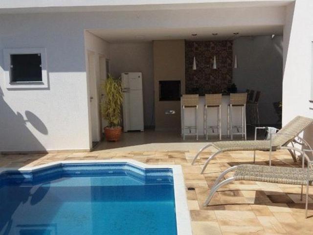 Casa de Condomínio para venda em Vossoroca de 298.00m² com 3 Quartos, 3 Suites e 4 Garagens