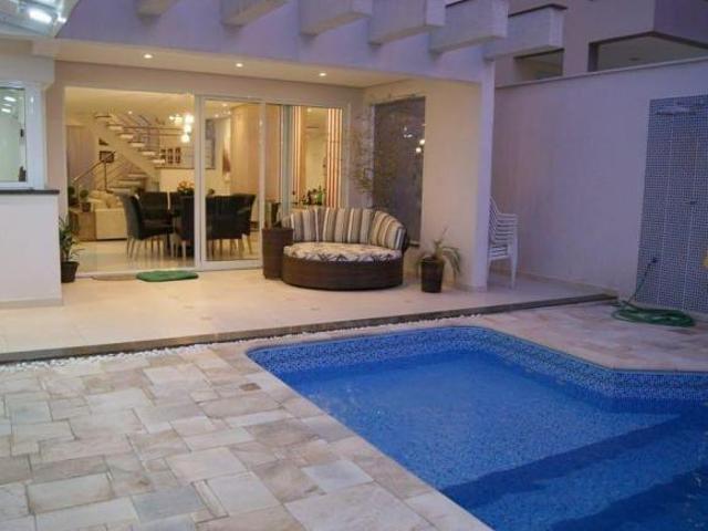 Casa de Condomínio para venda em Vossoroca de 350.00m² com 3 Quartos, 3 Suites e 4 Garagens