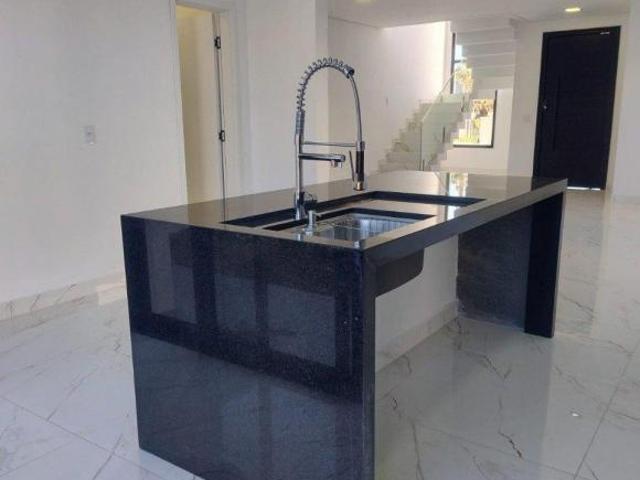 Casa de Condomínio para venda em Wanel Ville de 174.00m² com 3 Quartos, 3 Suites e 4 Garagens
