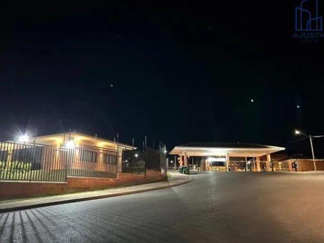 Casa de Condomínio para venda em Wanel Ville de 240.00m² com 3 Quartos, 3 Suites e 3 Garagens