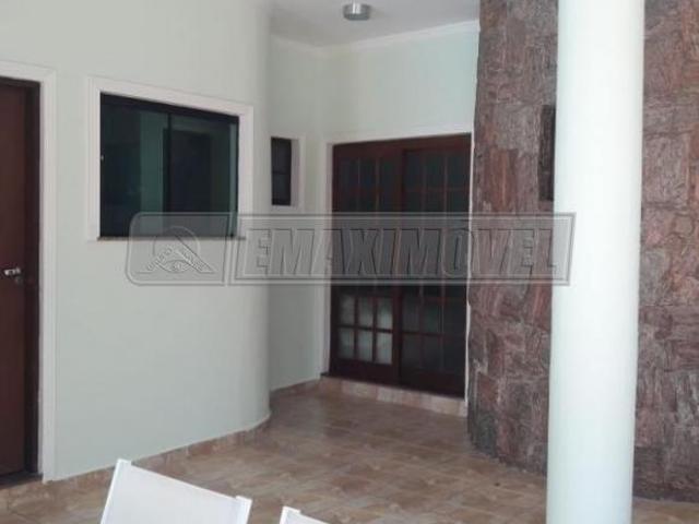 Casa de Condomínio para venda em Zona Industrial de 242.00m² com 3 Quartos, 1 Suite e 2 Garagens