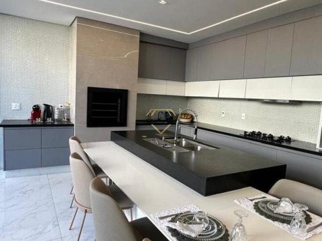Casa de Condomínio para venda em Aeroporto de 202.00m² com 3 Quartos, 3 Suites e 2 Garagens