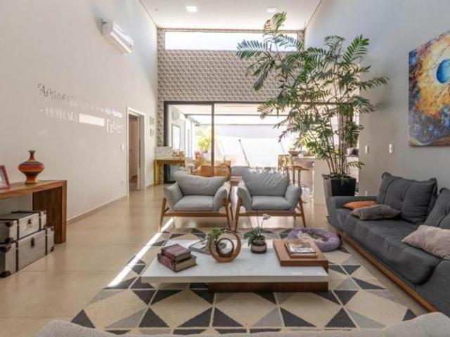 Casa de Condomínio para venda em Alphaville Nova Esplanada de 265.00m² com 4 Quartos, 4 Suites e 2 G