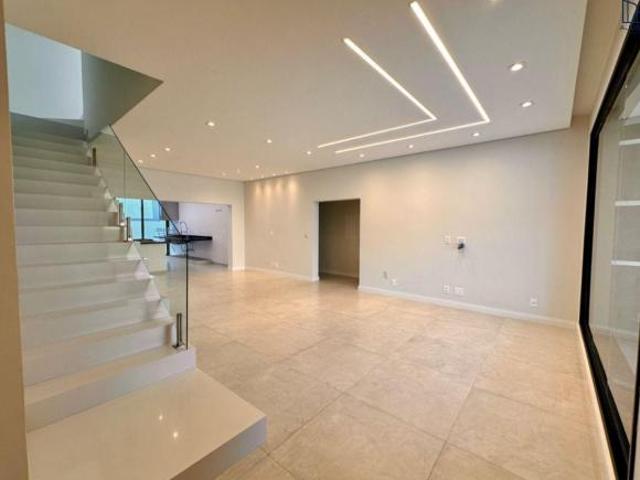 Casa de Condomínio para venda em Alphaville Nova Esplanada de 268.00m² com 3 Quartos, 3 Suites e 4 G