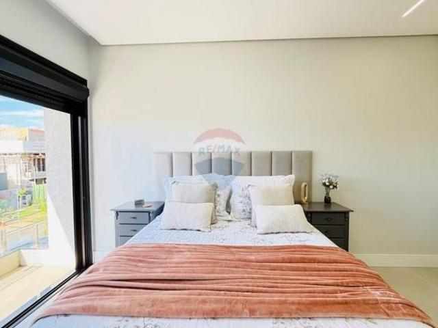 Casa de Condomínio para venda em Alphaville Nova Esplanada de 347.00m² com 4 Quartos, 4 Suites e 4 G