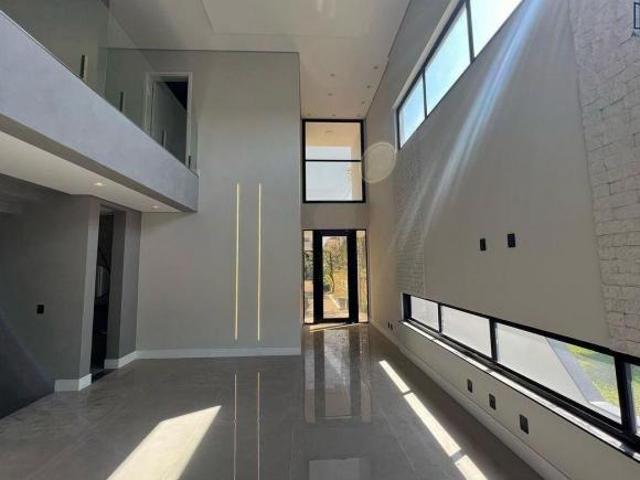 Casa de Condomínio para venda em Alphaville Nova Esplanada de 300.00m² com 4 Quartos, 2 Suites e 4 G