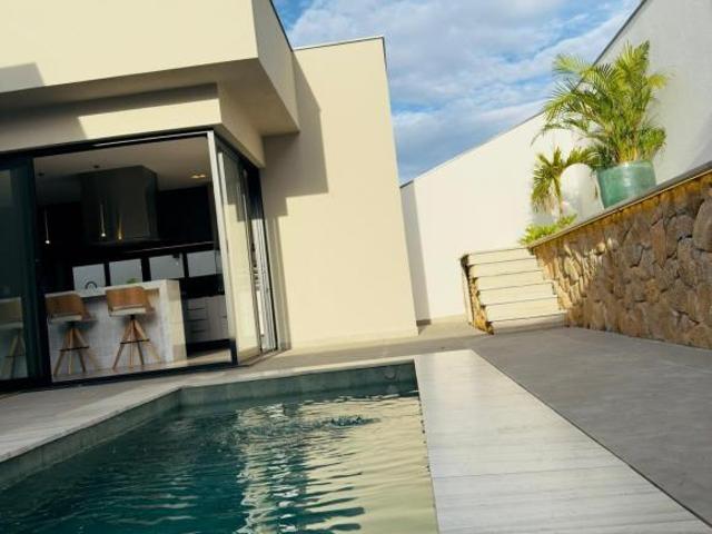 Casa de Condomínio para venda em Alphaville Nova Esplanada de 326.00m² com 4 Quartos, 4 Suites e 2 G